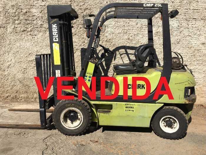 Empilhadeira Clark C25L com Capacidade de Carga de 2,5 toneladas - MAJ ...